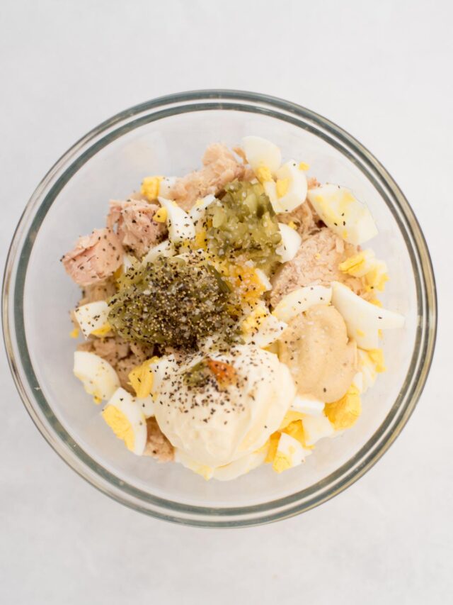 Simple Tuna Salad Recipe (with Mayo) - Sweetly Splendid