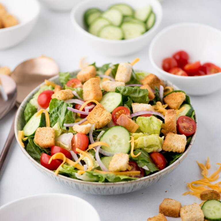 Easy Steak House Salad - Sweetly Splendid