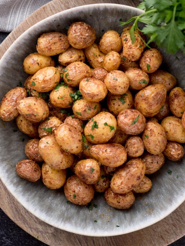 Easy Funeral Potatoes Recipe - Sweetly Splendid