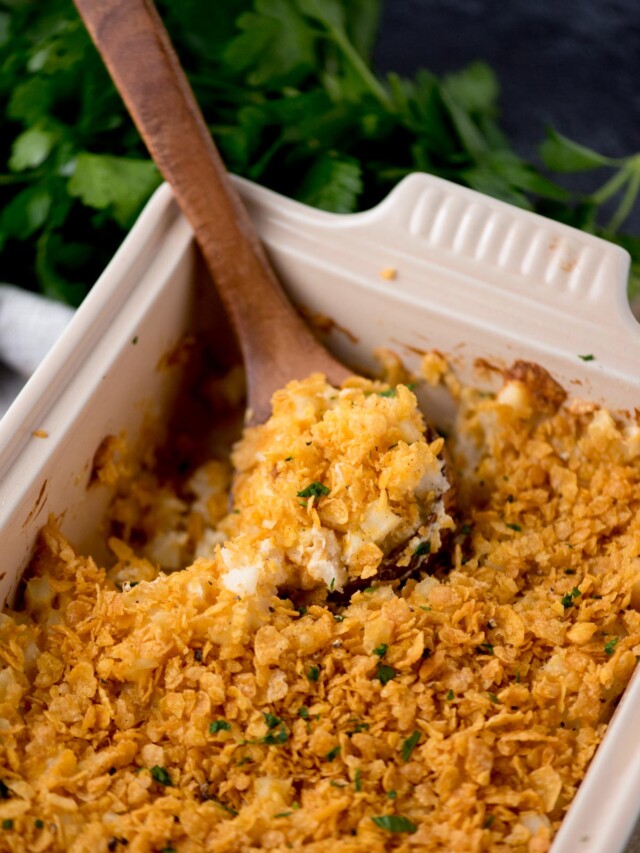Easy Funeral Potatoes Recipe - Sweetly Splendid
