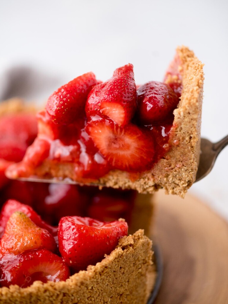 Strawberry Pie with Graham Cracker Crust - Sweetly Splendid