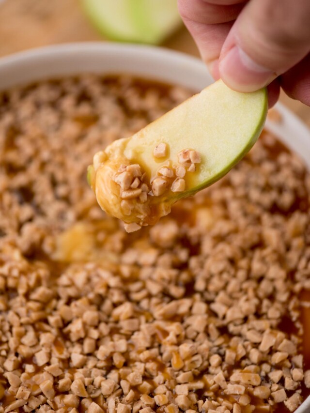 The Best Caramel Apple Dip Recipe - Sweetly Splendid